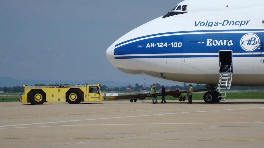 Antonov Aircraft, including the An-124, An-225, An-22, An-148 and An ...